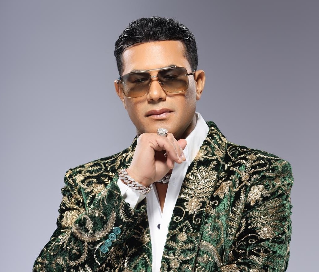 Raulín Rodríguez en concierto en Hobby Club de San Francisco de Macorís ...